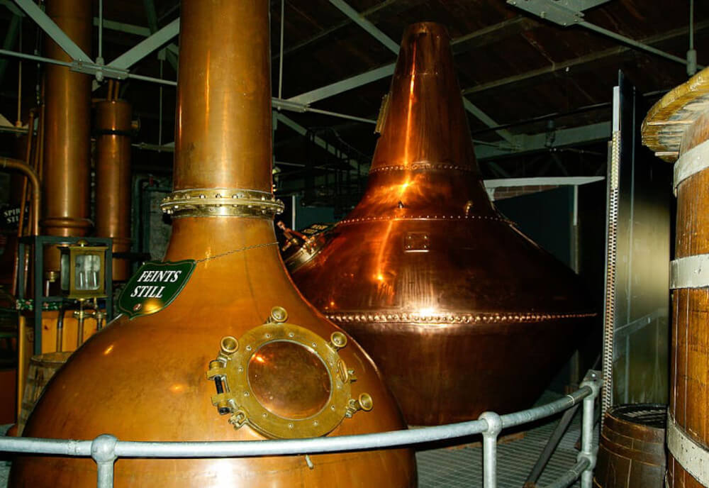Does The Shape Matter With Whisky Stills? - Whiskey Ginger